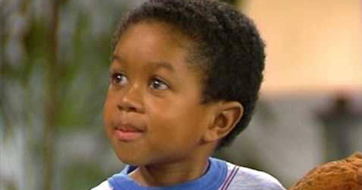 Ken je schattige Webster nog? Zo gaat het nu met hem